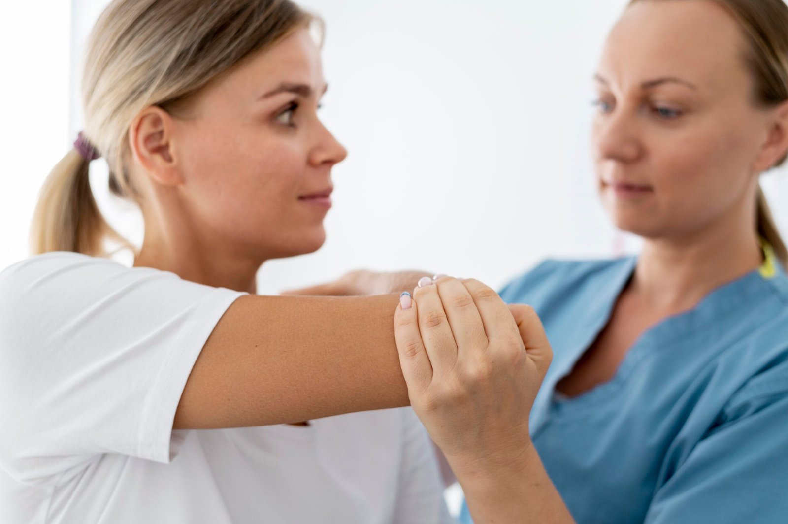 Shoulder Impingement Physiotherapy in Islamabad | AR Clinics